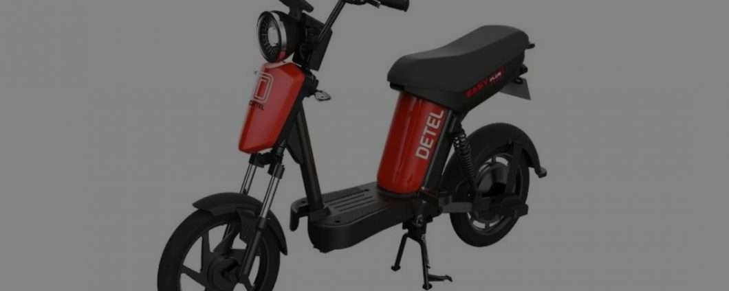 Detel Easy Plus: la bici elettrica che sembra uno scooter