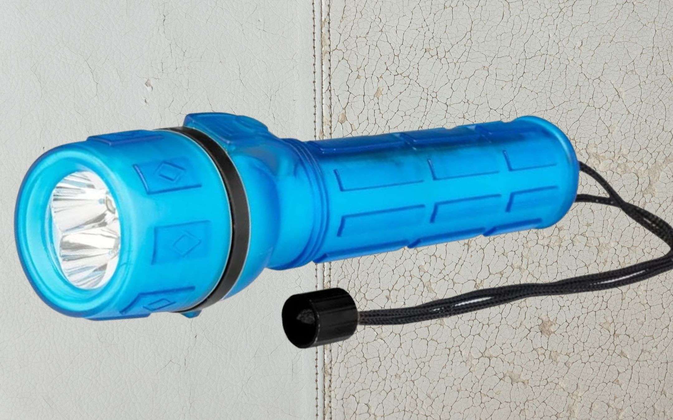 Bastano 2,90€ per questa spettacolare torcia compatta (-43%)