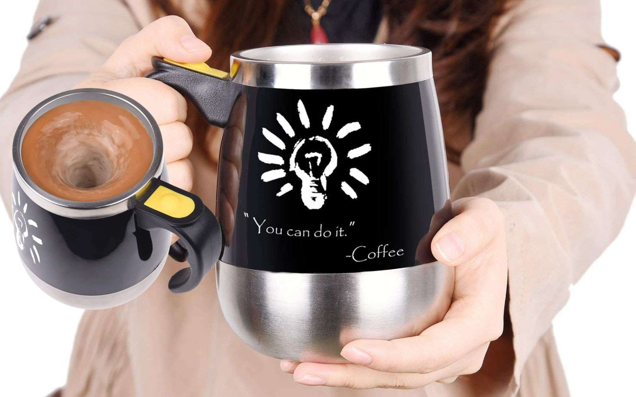La tazza AUTOMISCELANTE conquista Amazon: regalo di Natale TOP a 21€