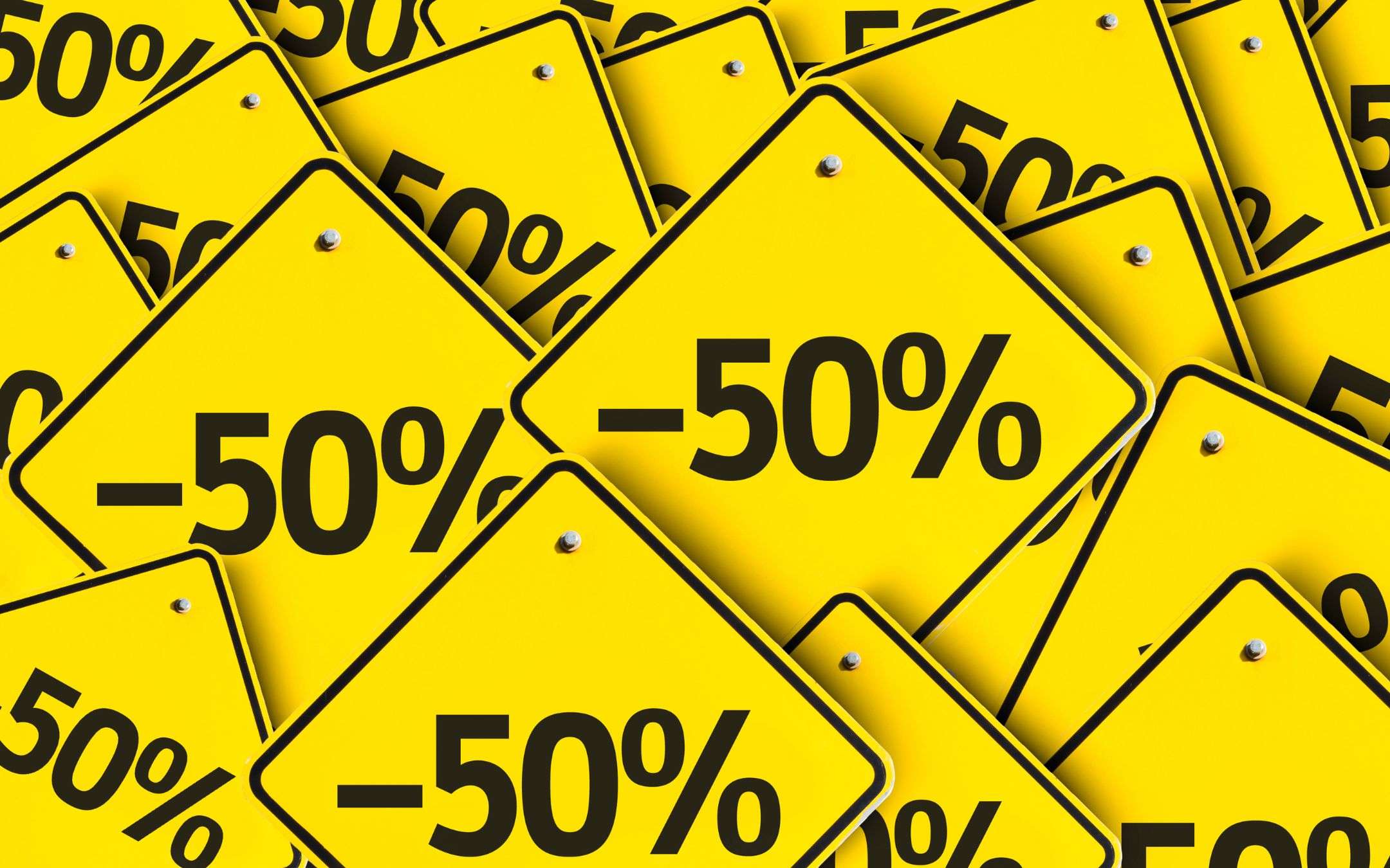 Amazon SOLO sconti 50%: i 5 imperdibili TECH a metà prezzo (da 15€ a 60€)