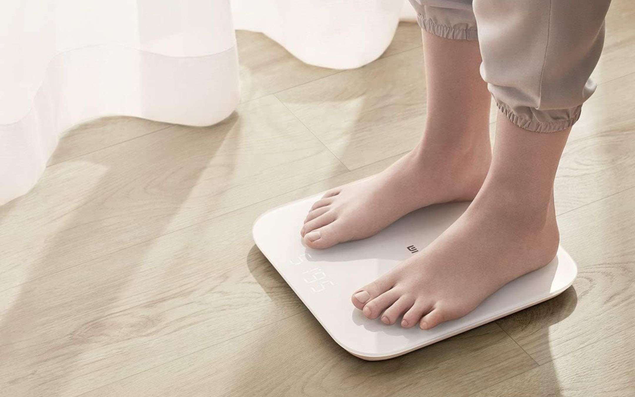 Peso PERFETTO con la bilancia smart Xiaomi Mi Smart Scale 2 (18€)