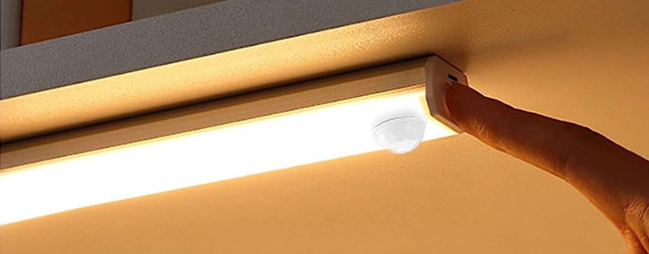 Luce automatica wireless in barra: la GENIALATA costa NIENTE (5,99€)