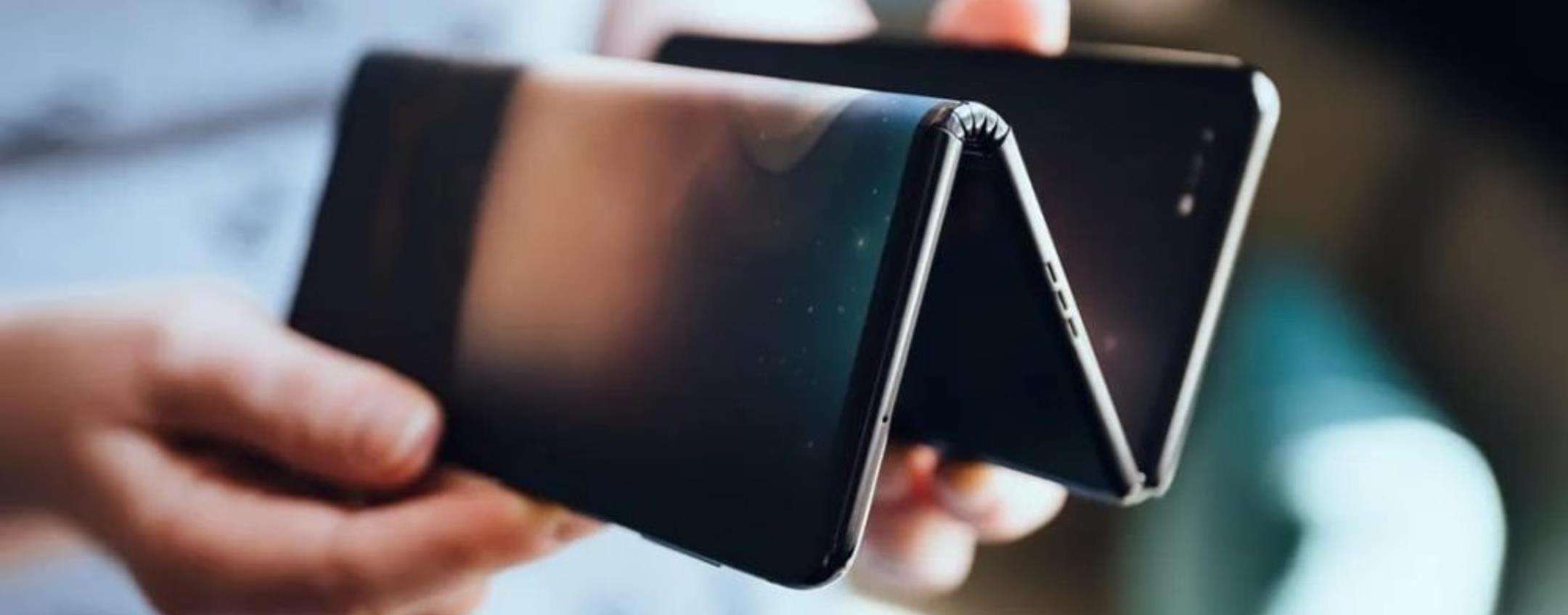 Huawei Mate XT: spunta una foto dal vivo del nuovo trifold