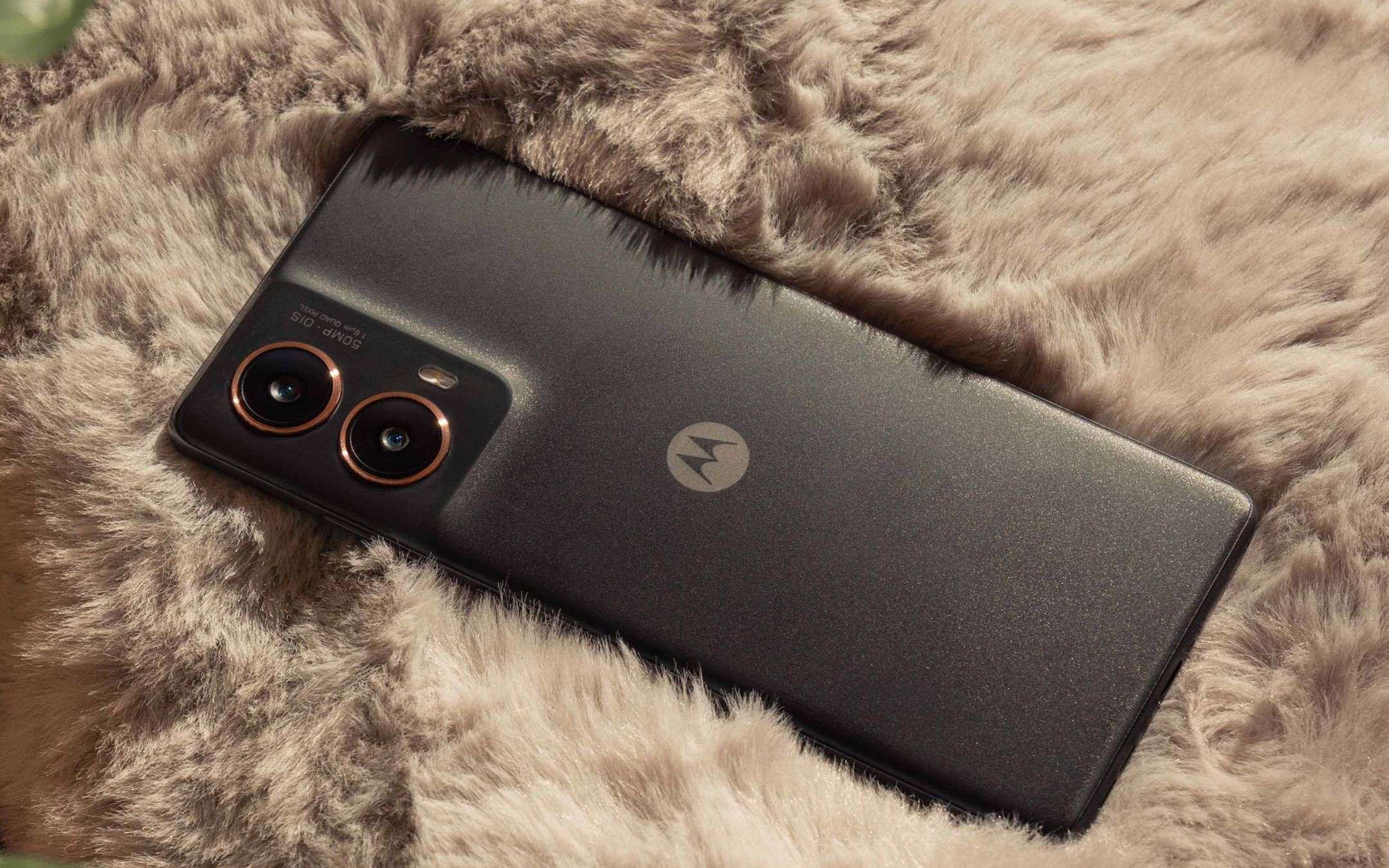 Motorola Moto G85 5G in offerta a meno di 200€: ora non ha rivali (12/ ...