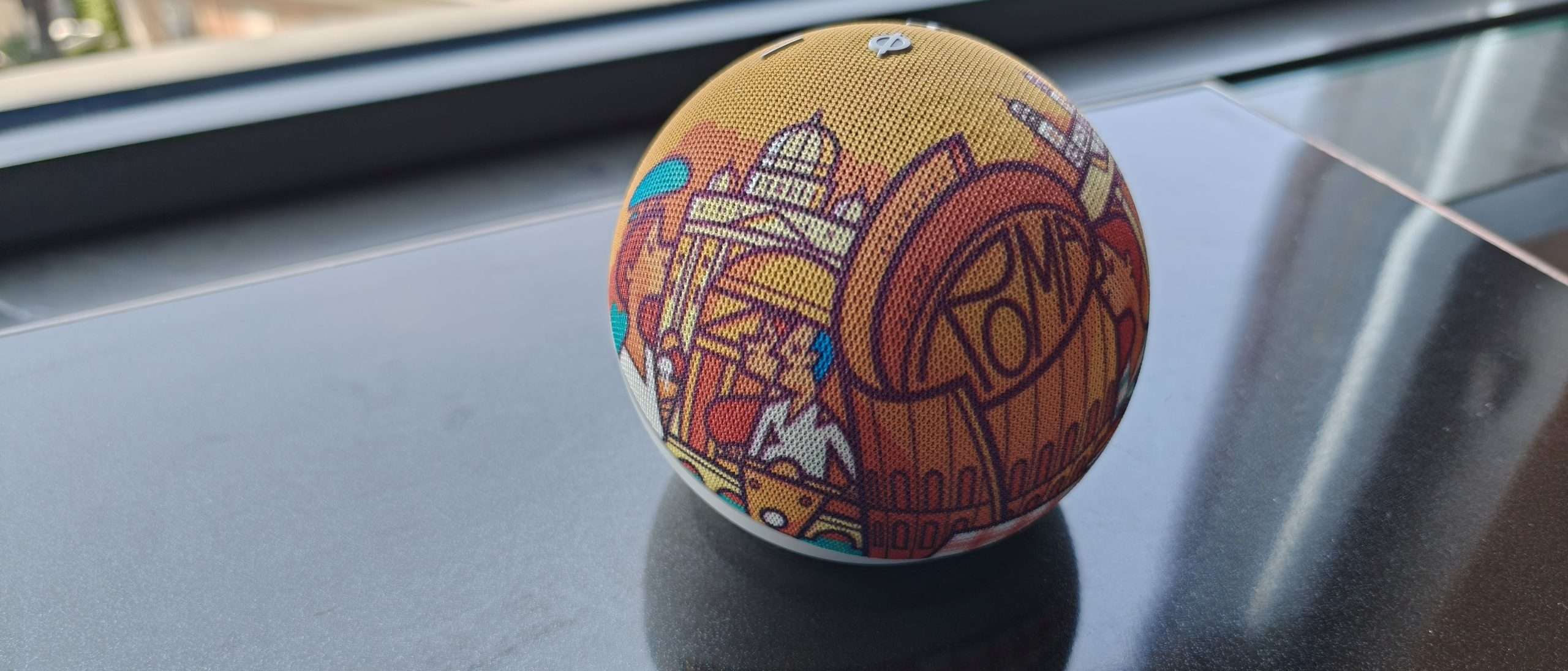 Echo Dot Roma: l’edizione limitata Amazon firmata da Ale Giorgini