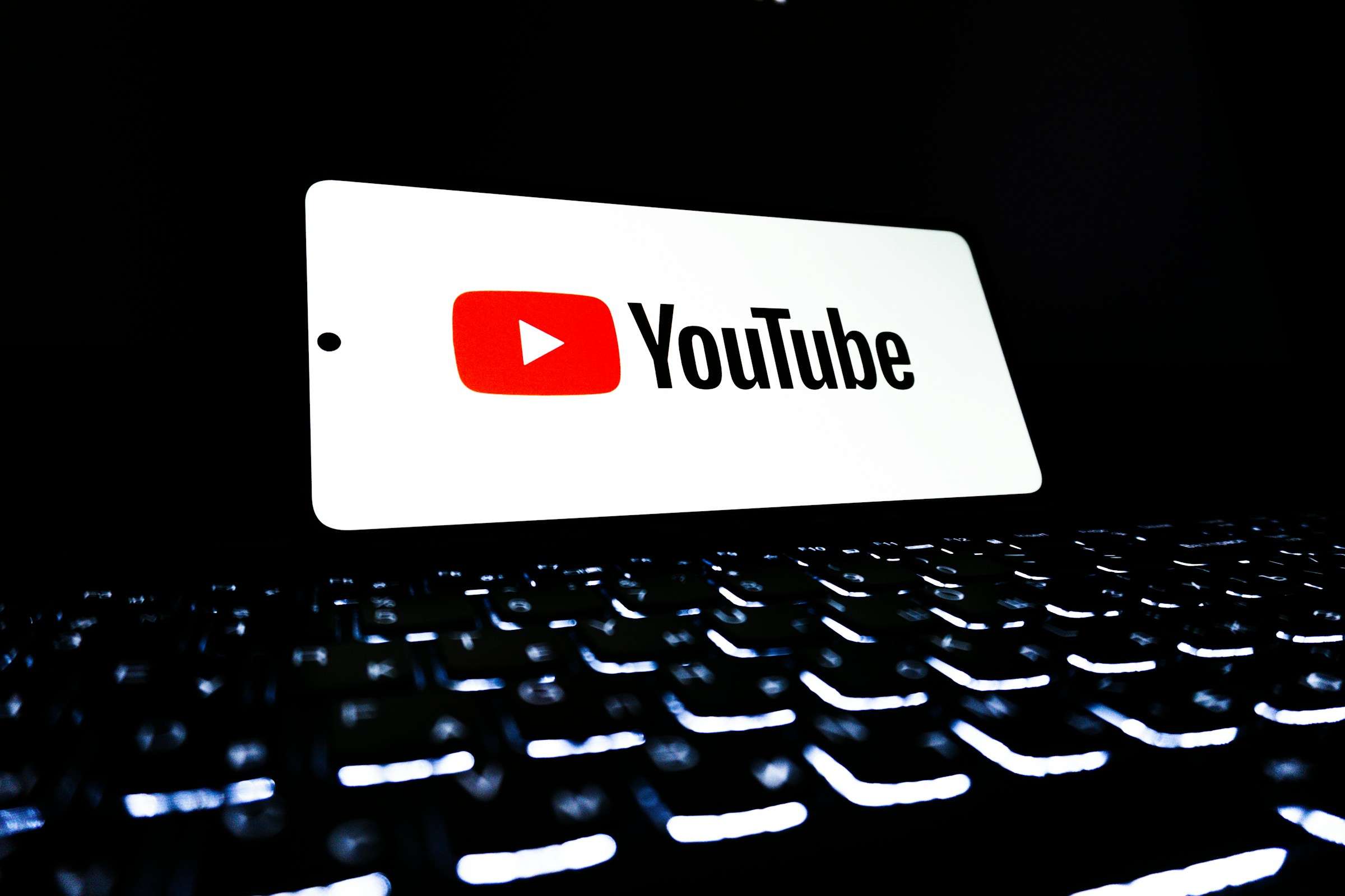 YouTube sblocca il Picture-in-Picture gratis: cosa cambia su iPhone
